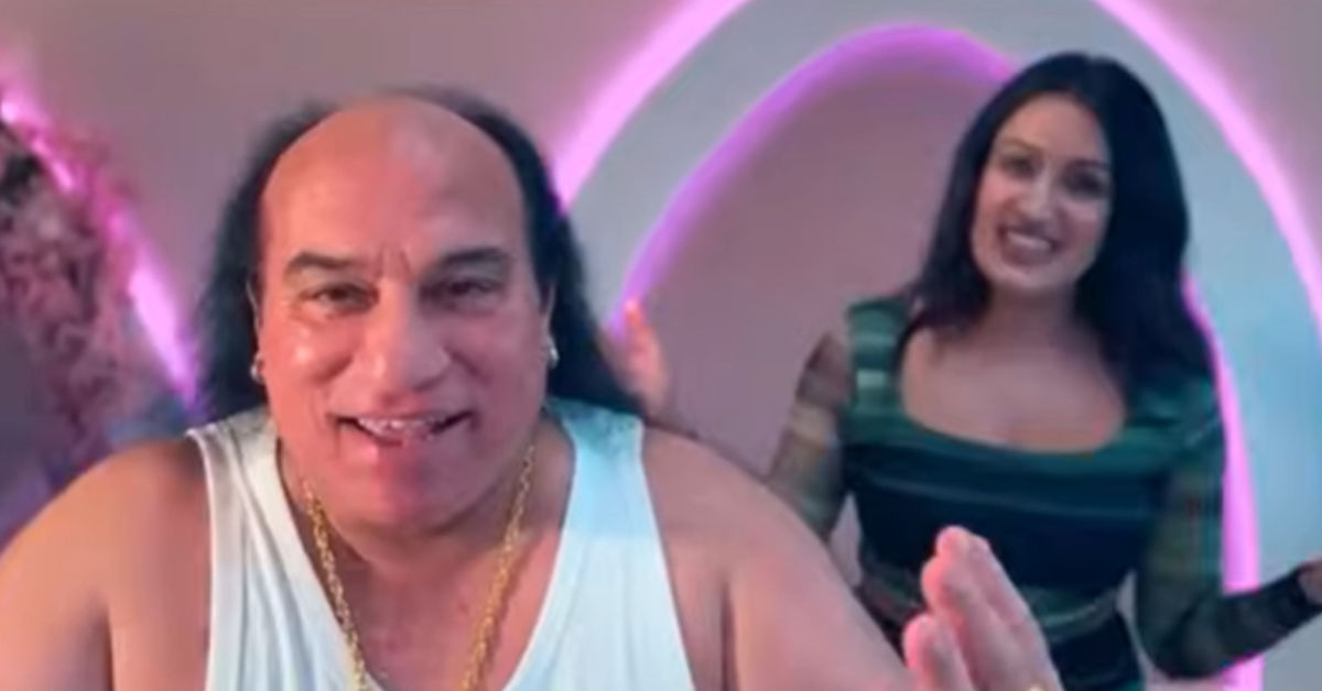 Chahat Fateh Ali Khan ka naya waar – gaana Disco Singer release kardiya ...